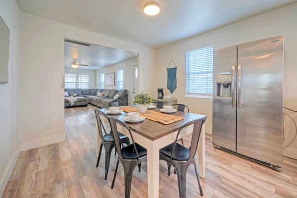 Near Beach & Dining In Golf Cart Zone + Private Balcony Salty Sunshine #B - Port Aransas, TX