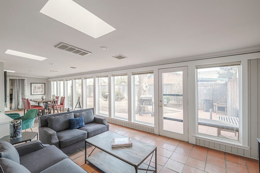 Right At Home-midland Posh & Private With Billiards - Midland, TX