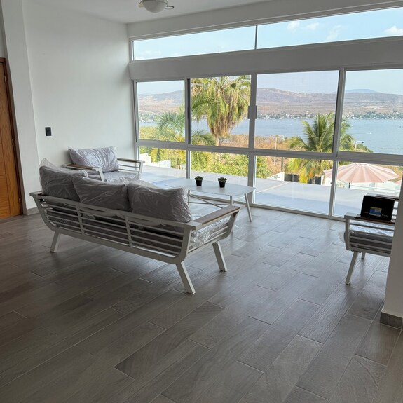 Casa "Belle Vue", Con Una Vista Espectacular Al Lago De Tequesquitengo - Tequesquitengo