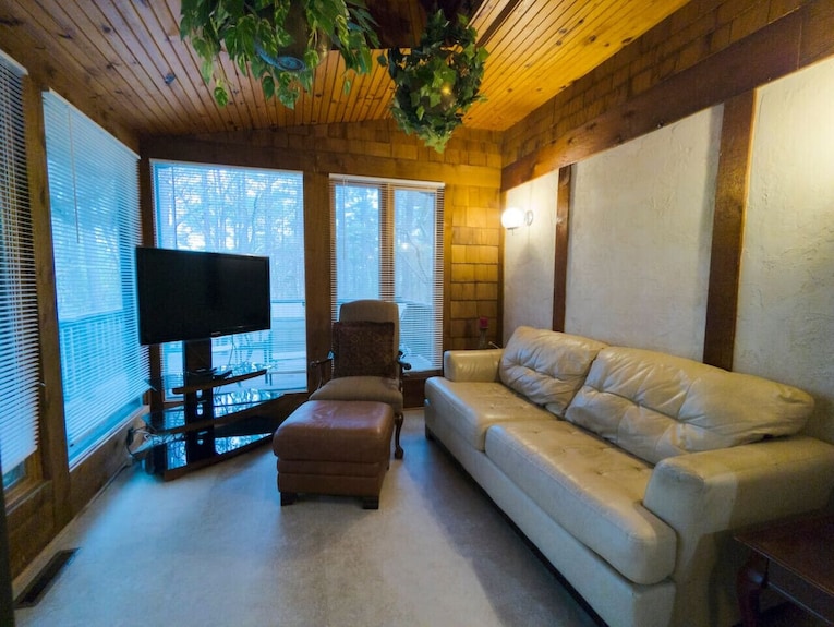 Hidden Oasis|big House W/pool 1mi To Downtown Es - Eureka Springs, AR