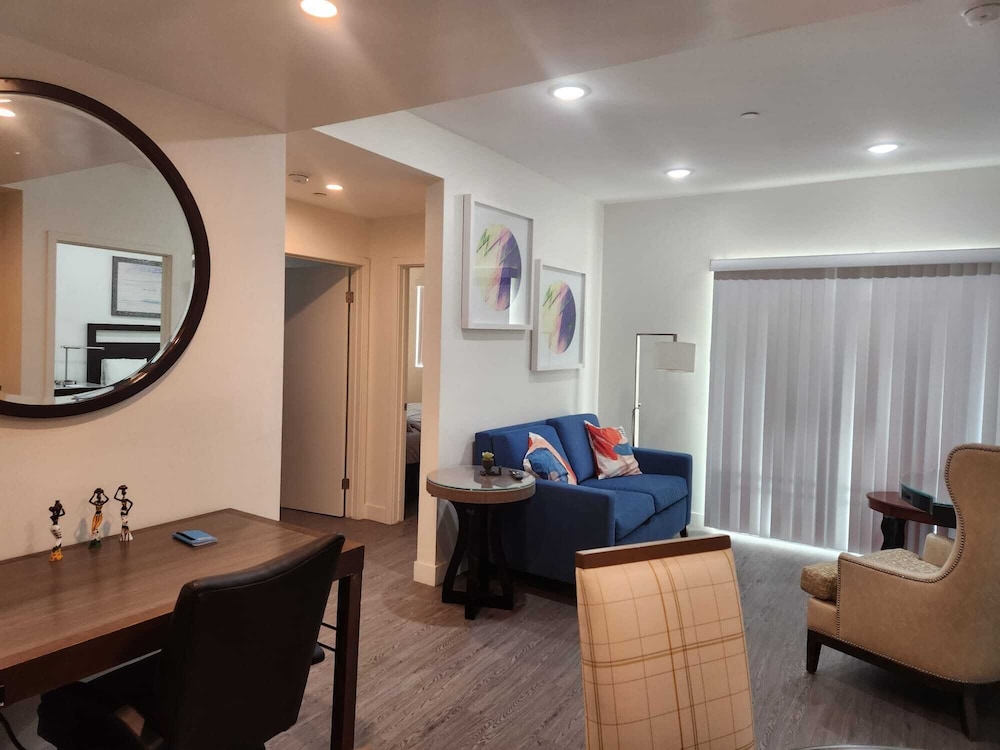 Urban Chic Apart-hotels In Central La - Inglewood, CA