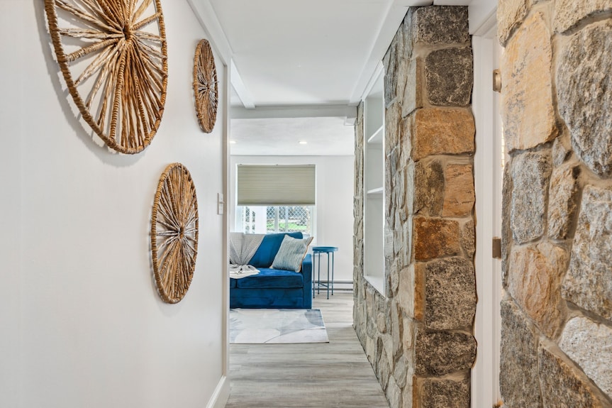 Steps To Beach | Renovated | Parking - 햄프턴 비치