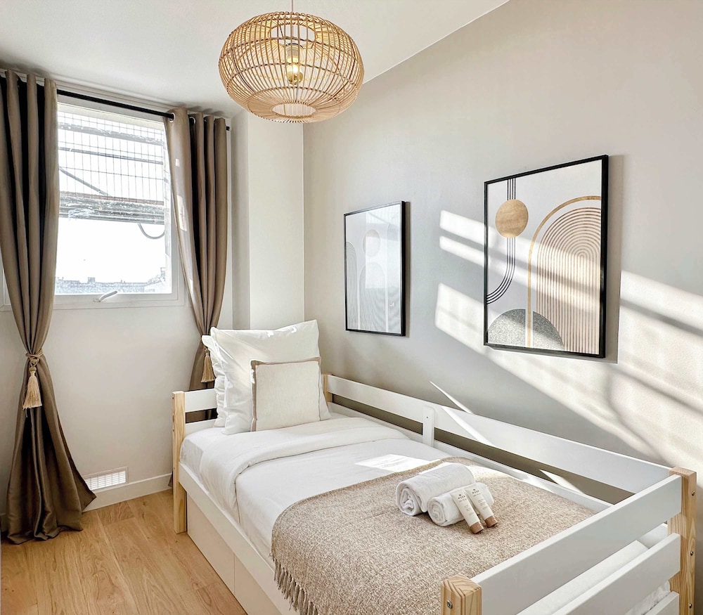 Central Paris Premium flat balcony & lift for 5 - Paris | Vrbo