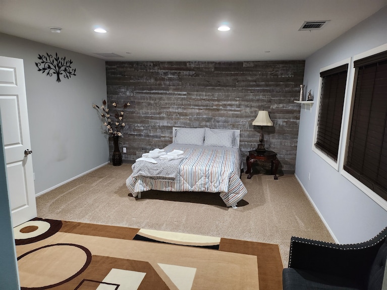 Spacious 4-bedroom House With Pool Table Nice Neighborhood In Victorville - Victorville, CA