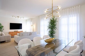 Apartamento (2 Bedrooms) | Refeições no quarto
