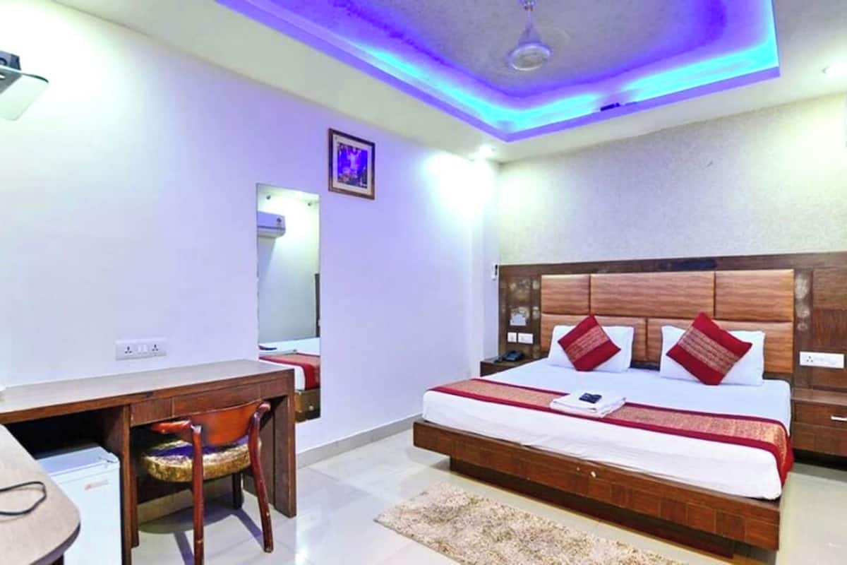 Quarto Duplo Comfort, Vista para a cidade | 1 quarto, ferro/tábua de engomar, Wi-fi grátis