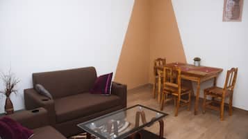 Apartamento Clássico, varanda | Sala de estar