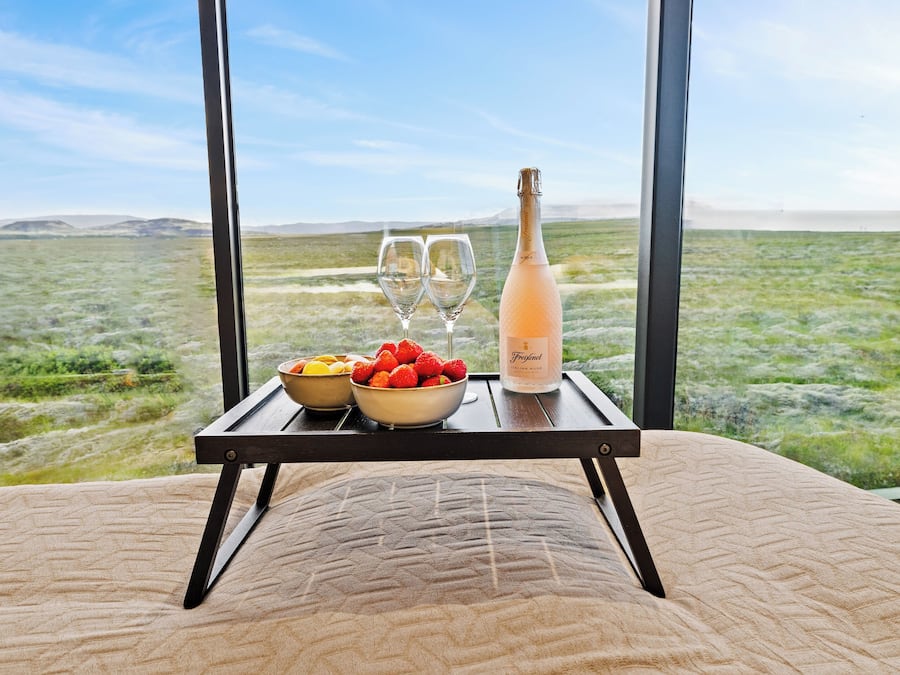 Berços/camas para crianças grátis, roupa de cama fornecida