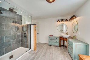Casa (Multiple Bedrooms) | Interior