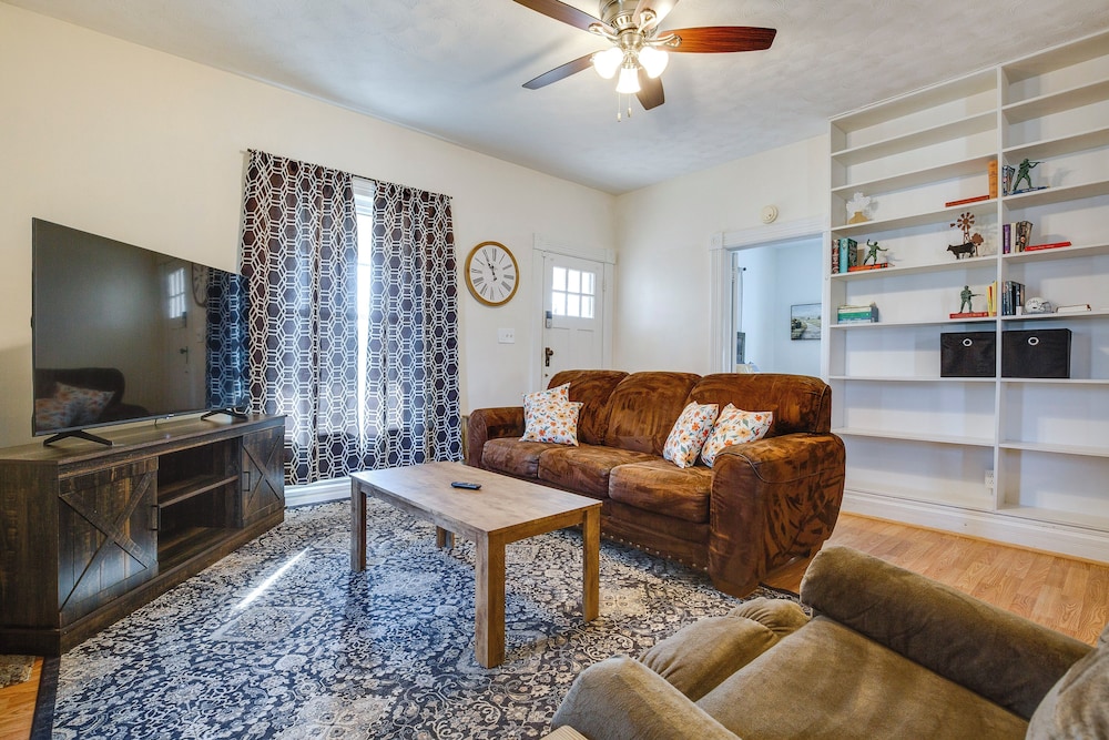 Family-friendly Home In Junction City - Milford Lake, KS