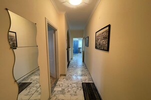 Apartamento família, vários quartos, ao lado da montanha (La Pietra sul Mare) | Parte interna