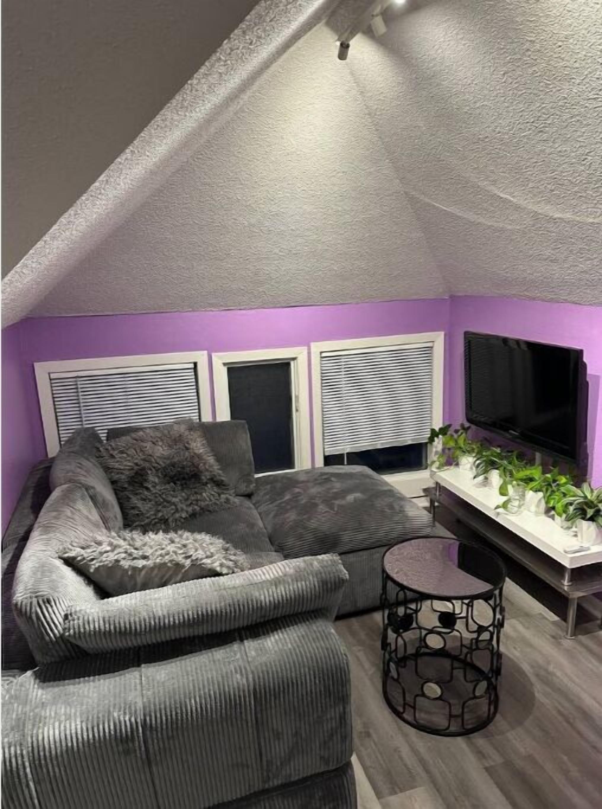 Creative Cozy Urban Retreat - Minneapolis, MN