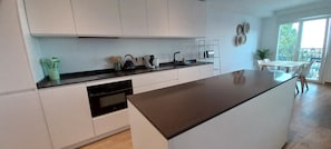 Apartamento, varanda, vista para o mar | Sala de estar