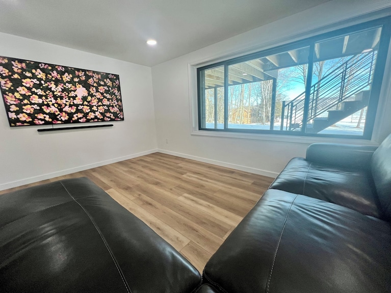 Newly Remodeled Lakefront 4-bedroom House With Ac And Wifi In Iron Mountain - Iron Mountain, MI