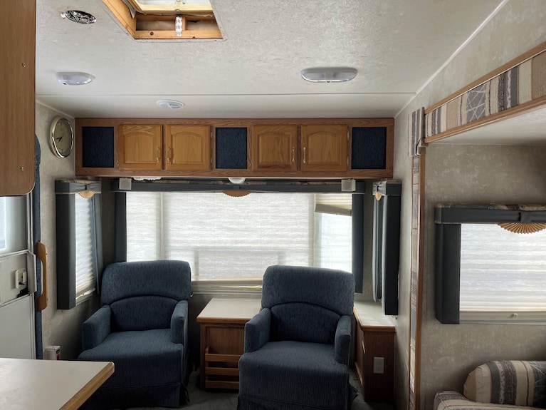 Finch - Camper At Sunset Bay - 매니토바