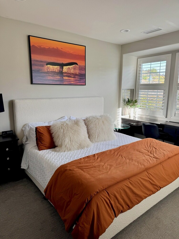 Carlsbad Oasis, Luxe 5 BR + Studio. Pool, Spa, Outdoor Dining|Close to ...