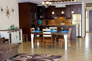 Apartamento em Condomínio Fechado, várias camas, varanda, vista para o oceano (Sonoran Sky SKY 1107) | Restaurantes