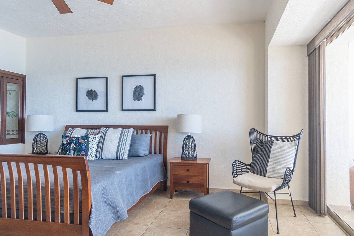 Apartamento em Condomínio Fechado, várias camas, varanda, vista para o oceano (Sonoran Sky SKY 208) | 2 quartos, com decoração personalizada, com mobília individualizada