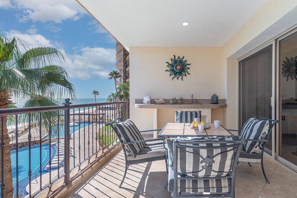 Apartamento em Condomínio Fechado, várias camas, varanda, vista para o oceano (Sonoran Sky SKY 303) | Refeições ao ar livre