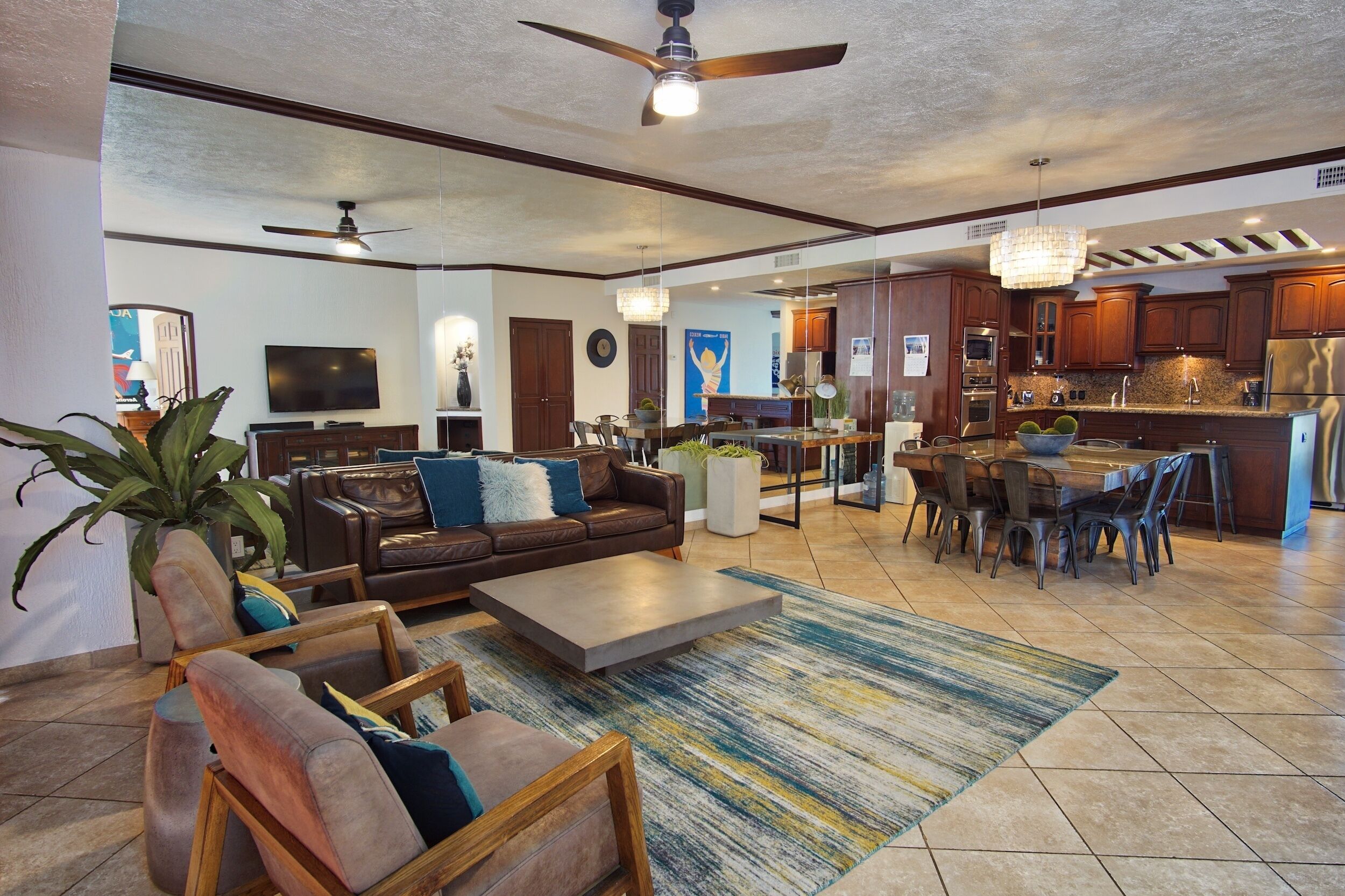 Apartamento em Condomínio Fechado, várias camas, varanda, vista para o oceano (Sonoran Sky SKY 808)