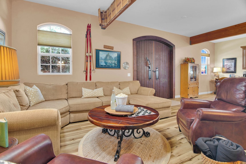 Stay On A Vineyard: The Winemakers Porch - Paso Robles, CA