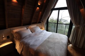 Estúdio Deluxe, vista para a montanha | Roupa de alta qualidade, edredões de penas, minibar, secretária 