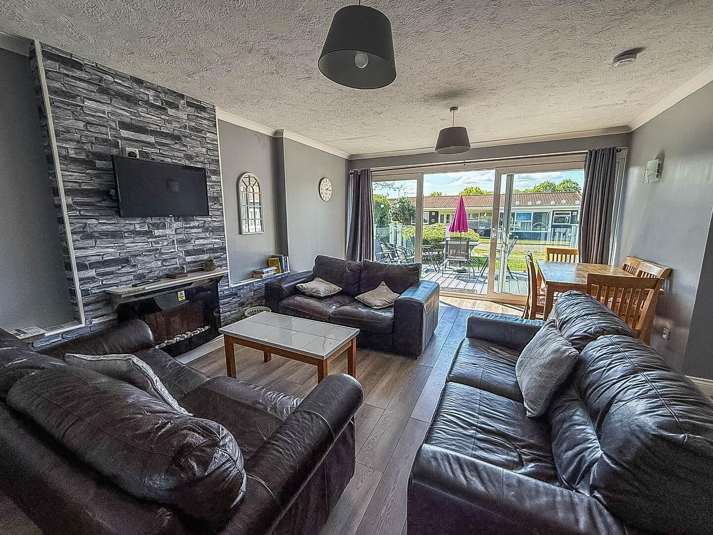 Homely Chalet On A Brilliant Holiday Park In Lowestoft Ref 12004b - Lowestoft