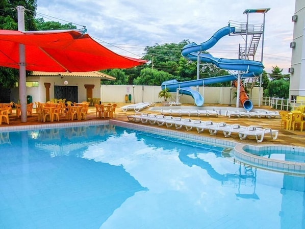Apartamento básico | Piscina
