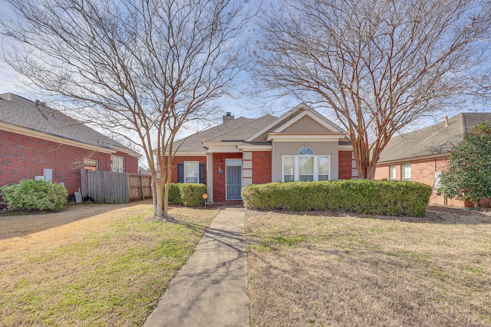 Home W/ Fenced Yard ~ 12 Mi To Dtwn Montgomery - Montgomery, AL