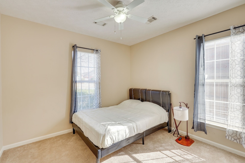 Home W/ Fenced Yard ~ 12 Mi To Dtwn Montgomery - Montgomery, AL
