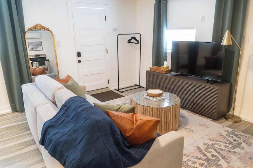 Cozy & Convenient, 5 Mins. To Sloan's & Empower - Baker - Denver