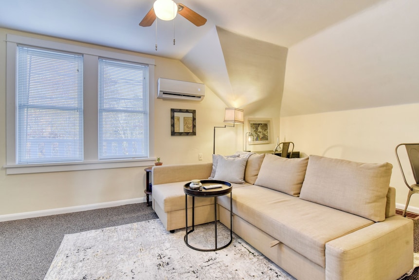 Cozy Furnished 1-bedroom Duplex In North Tabor Utilities Included Pet Friendly! - Portland, OR