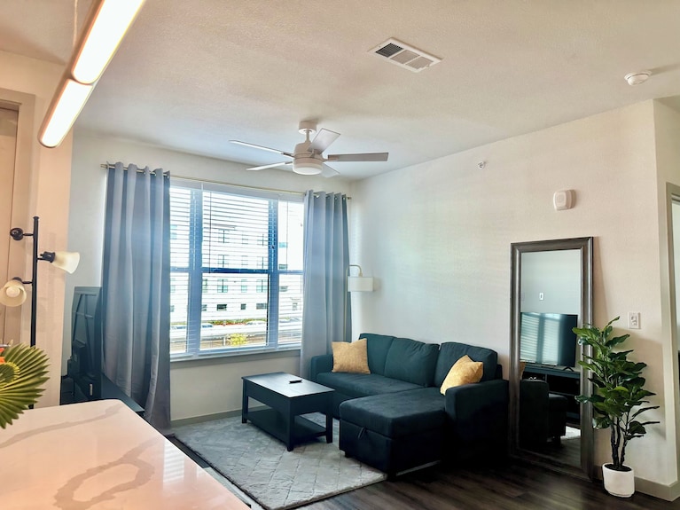 Cozy Apartment Near Downtown Htx - Houston, TX