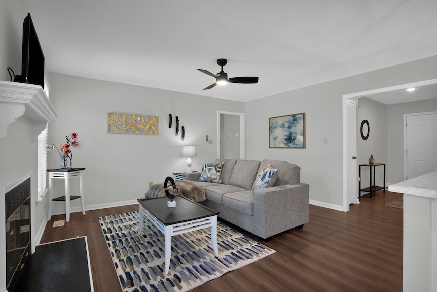 Stylish Comfort Near Fort Bragg Family & Business Friendly! - Fayetteville, NC