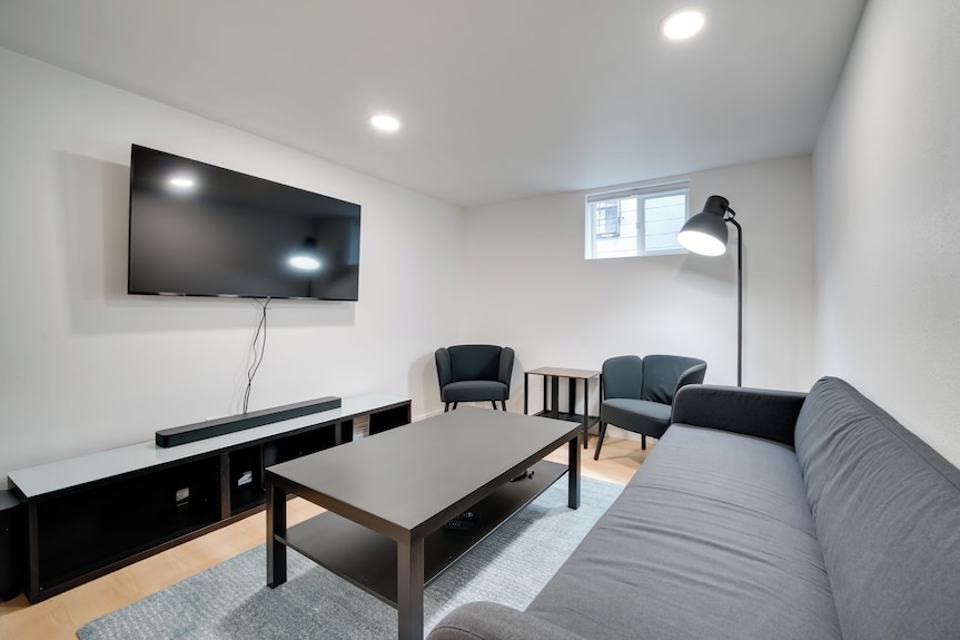 Pet-friendly Seattle Apt Near Dtwn & Lumen Field - Seattle, WA