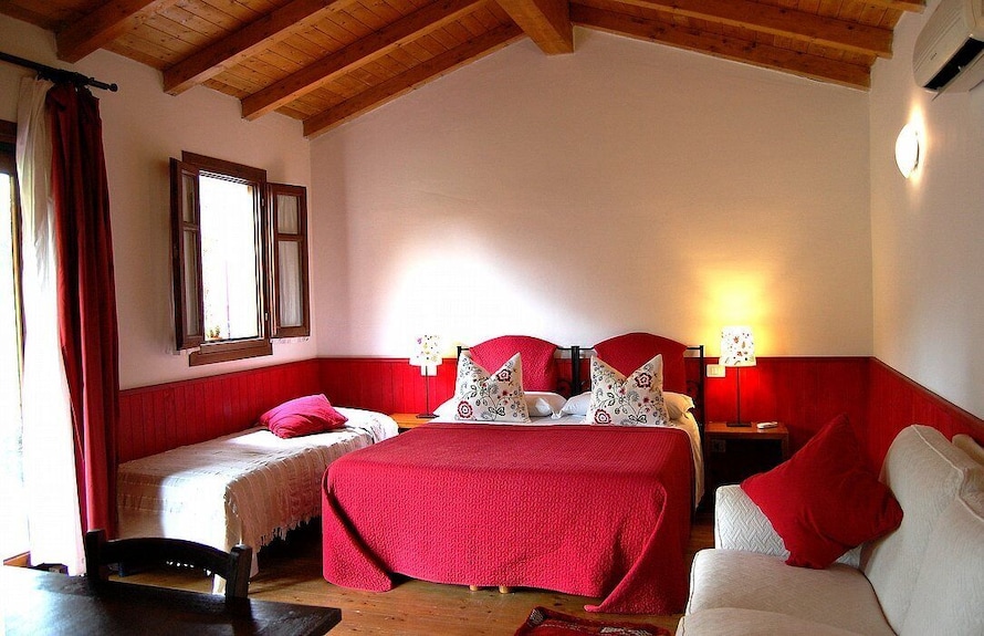 Casa Perella D: A Graceful Cottage Surrounded By The Greenery, With Free Wi-fi. - Sardaigne