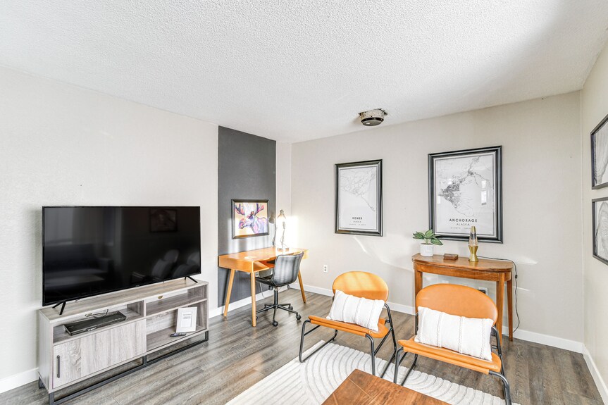 Close To Downtown & Parks: Modern Anchorage Home - Anchorage