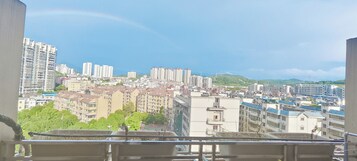 Quarto casal ou duplo superior, vista para a cidade | Terraço/pátio