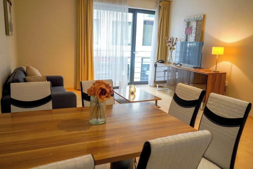 Garden Botanique\nin The Heart Of Brussels, Short Distance To Belgian Amenities - Bruselas