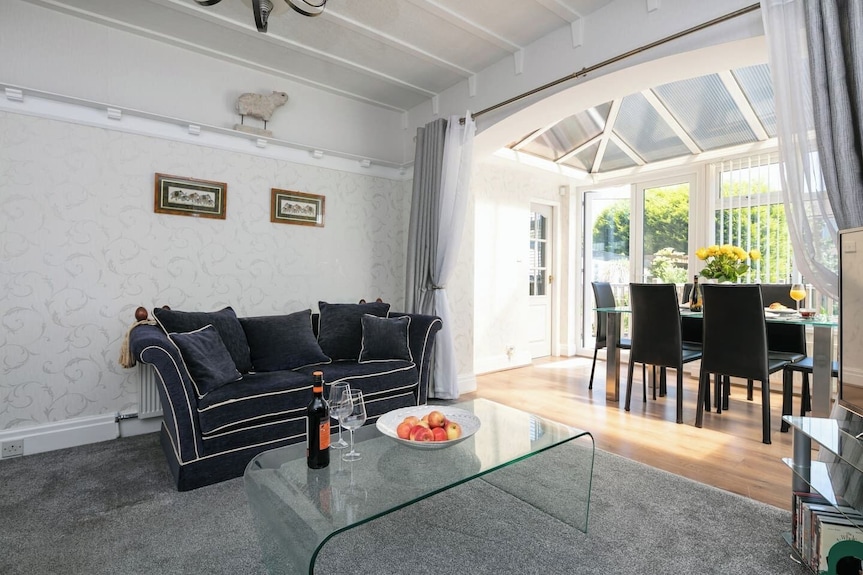 R&r At Koi House - Spacious Family Home W Parking - イギリス マンチェスター