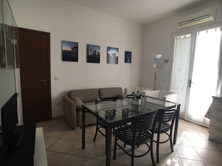Three-room Apartment, Sleeps 5, Coop Area - San Vincenzo