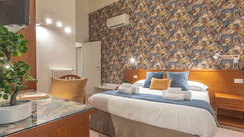 Quarto (Cedro Suite) | Escrivaninha, espaço de trabalho para notebook, cortinas blackout