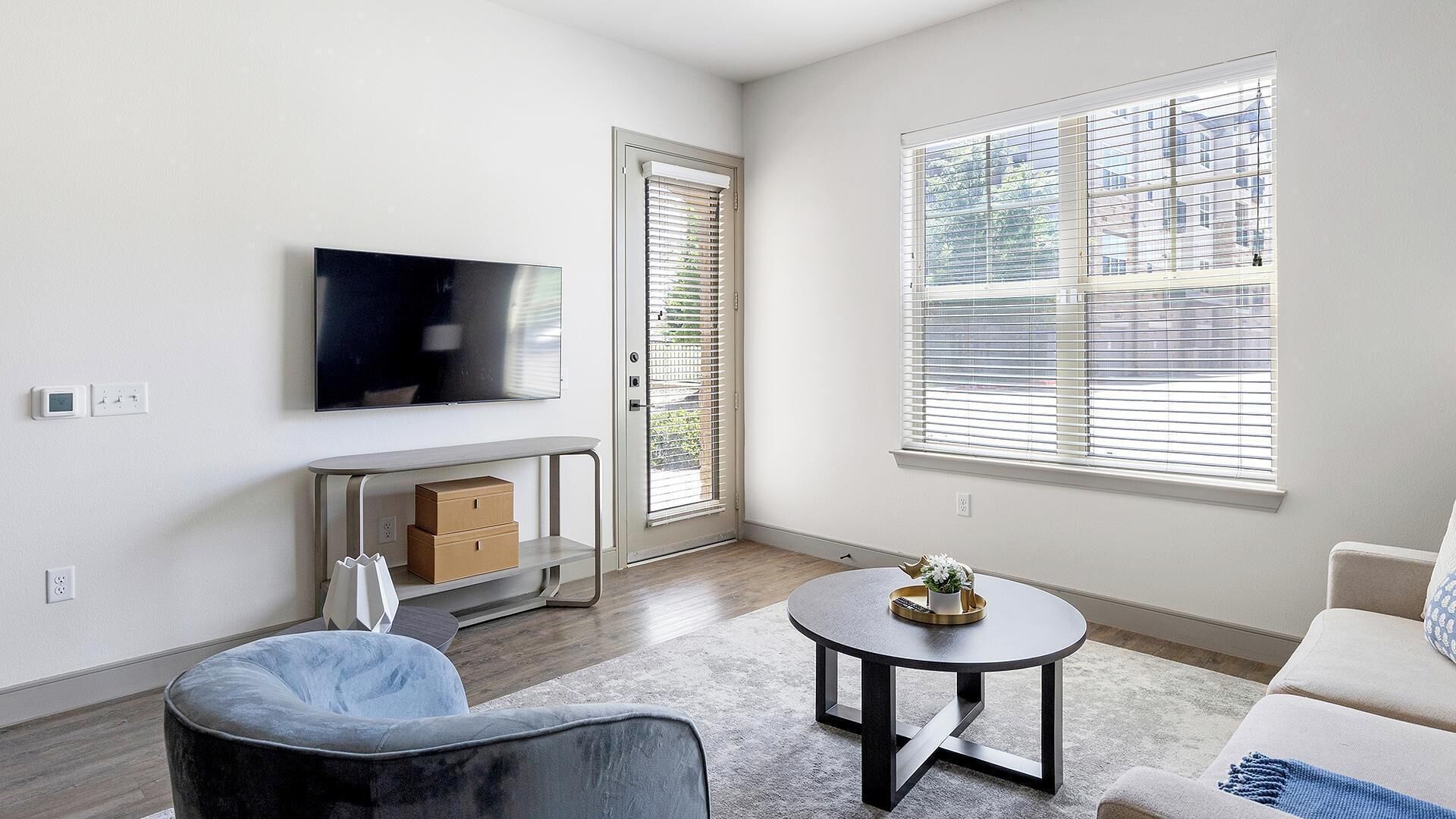 Landing | Modern 2bd, Clubhouse, Courtyard - Denton, TX