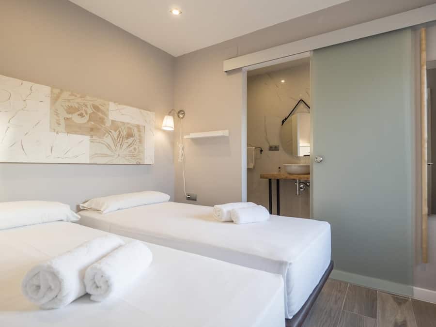 Penthouse Deluxe, Vista para a cidade | Secretária, berços/camas para crianças, Wi-fi grátis