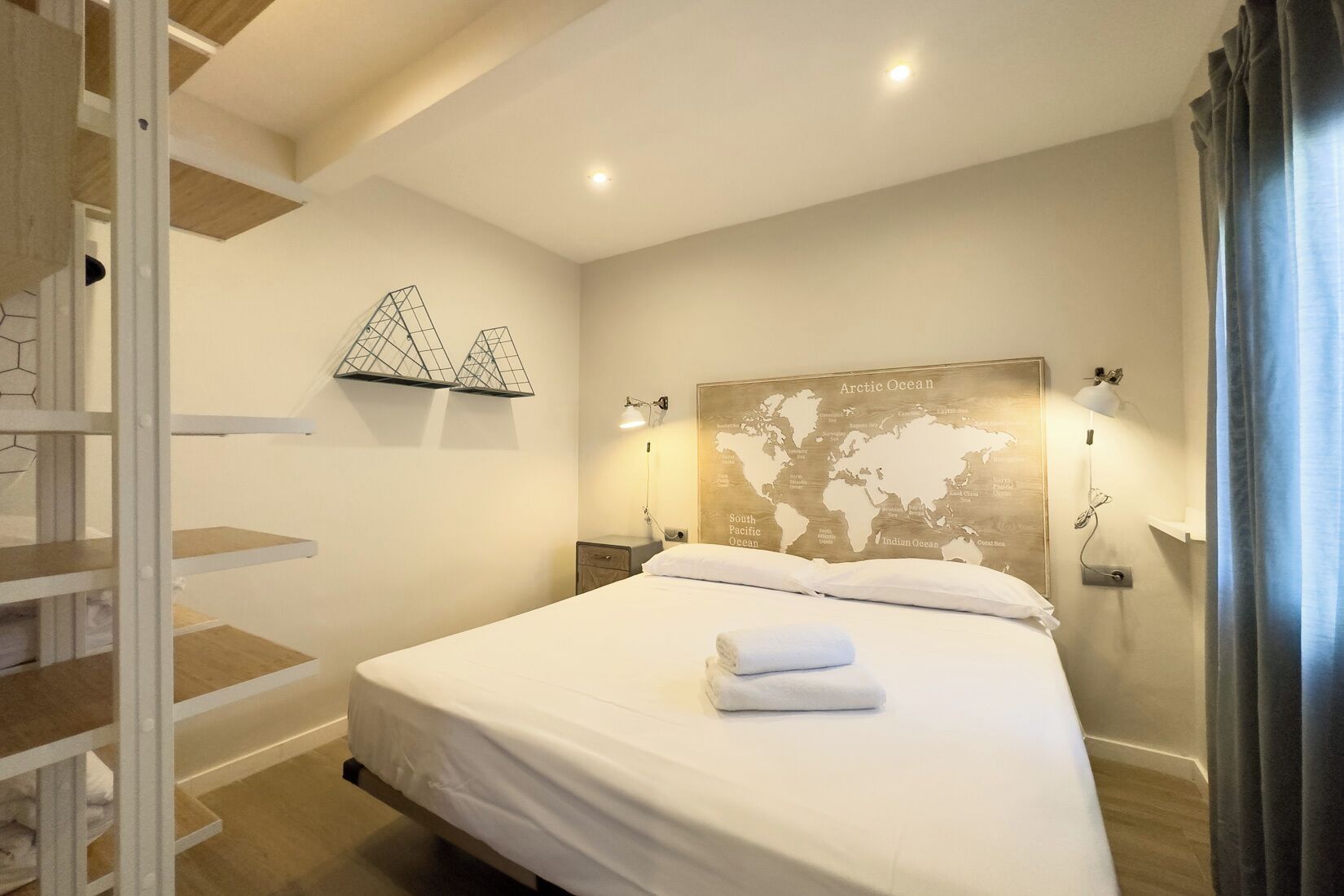 Penthouse Familiar, Vista para a cidade | Secretária, berços/camas para crianças, Wi-fi grátis 