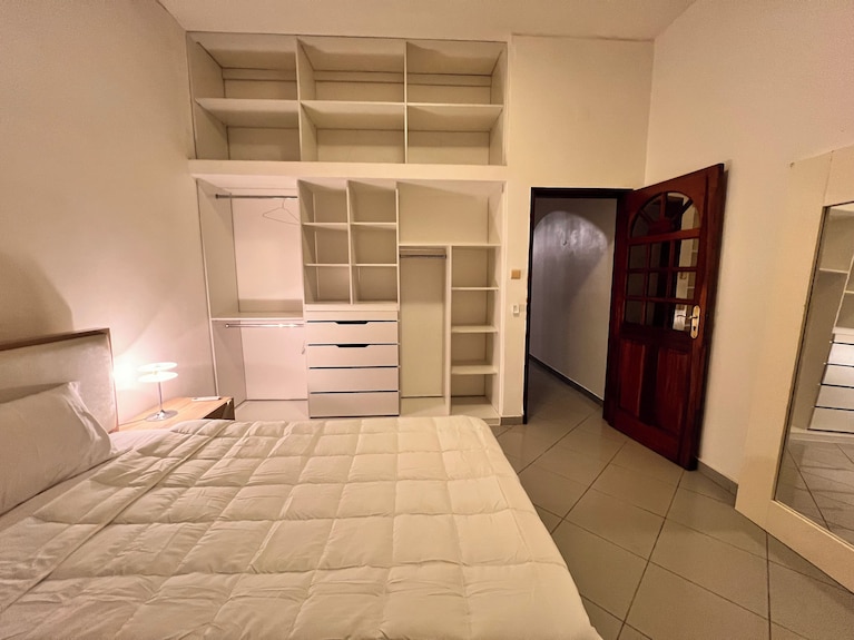 Kinaxixi Palace In Largo Rehabilitated. Spacious Apartment With Balcony. - Luanda