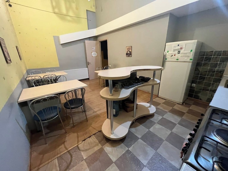 Budget Twin Room With Shared Bathroom In Galaxy Hostel - Tbilisi