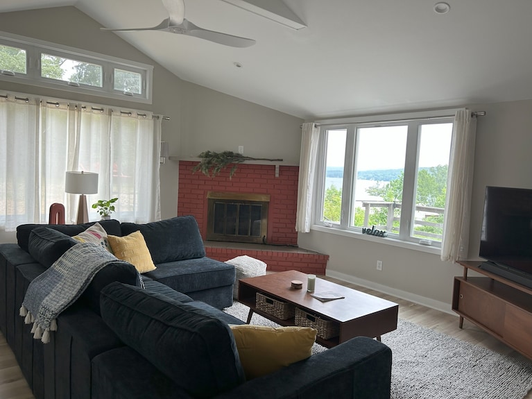 Charming 3 Bdr. House Close To Hammondsport And Lots Of Local Attractions! - Bath, NY