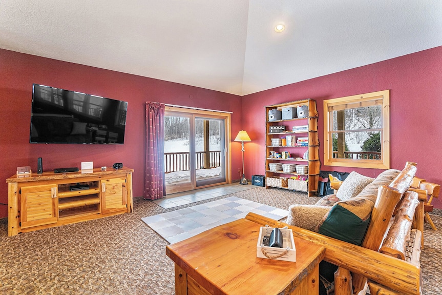 The Lodge | Private Heated Indoor Pool And Hot Tub - Petoskey, MI