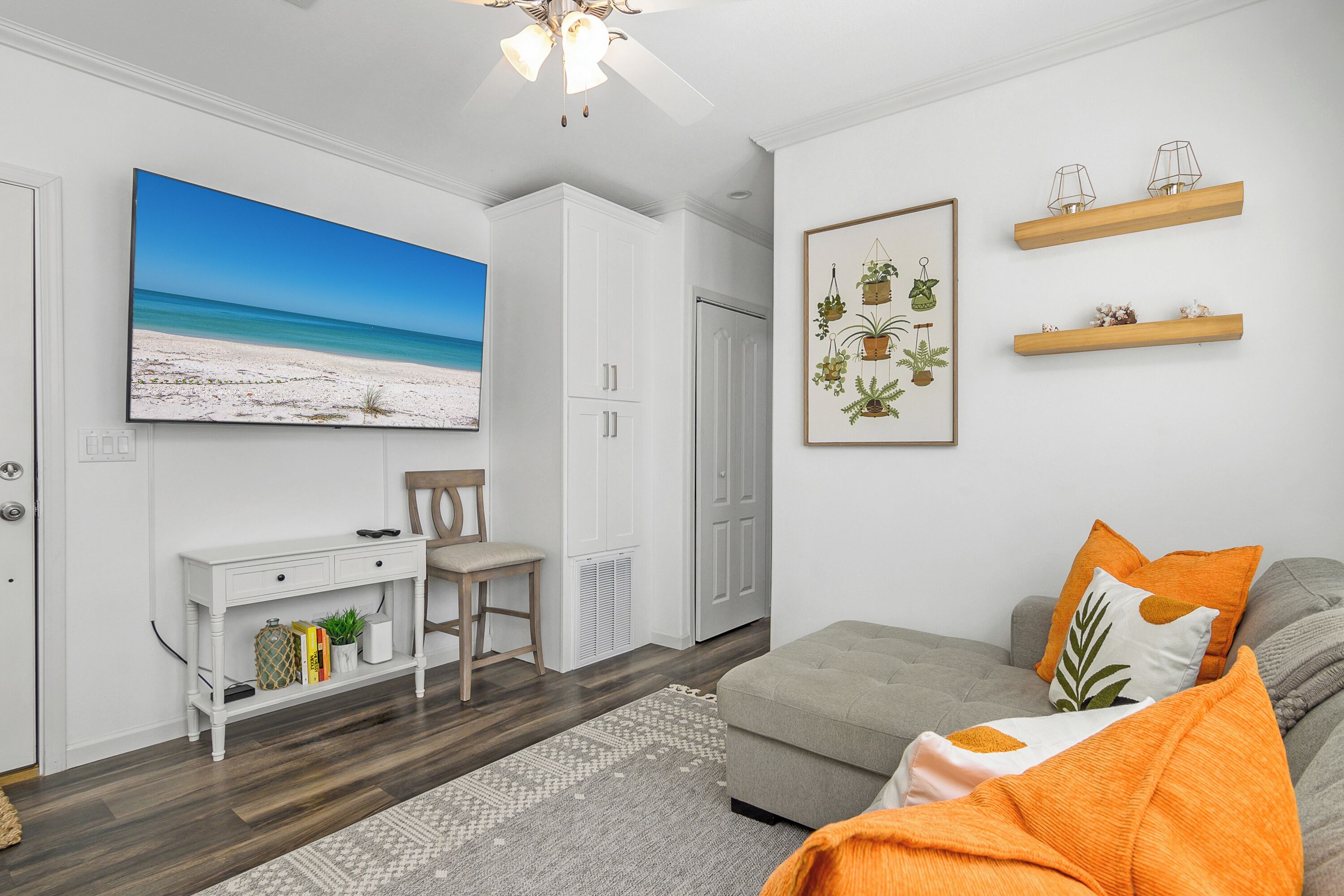 Located 10 Mins From The Beach! Central Location! - Naples, FL